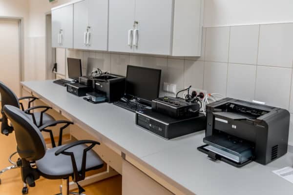 Dispositivos de salida - Qué son y ejemplos - PC Academia